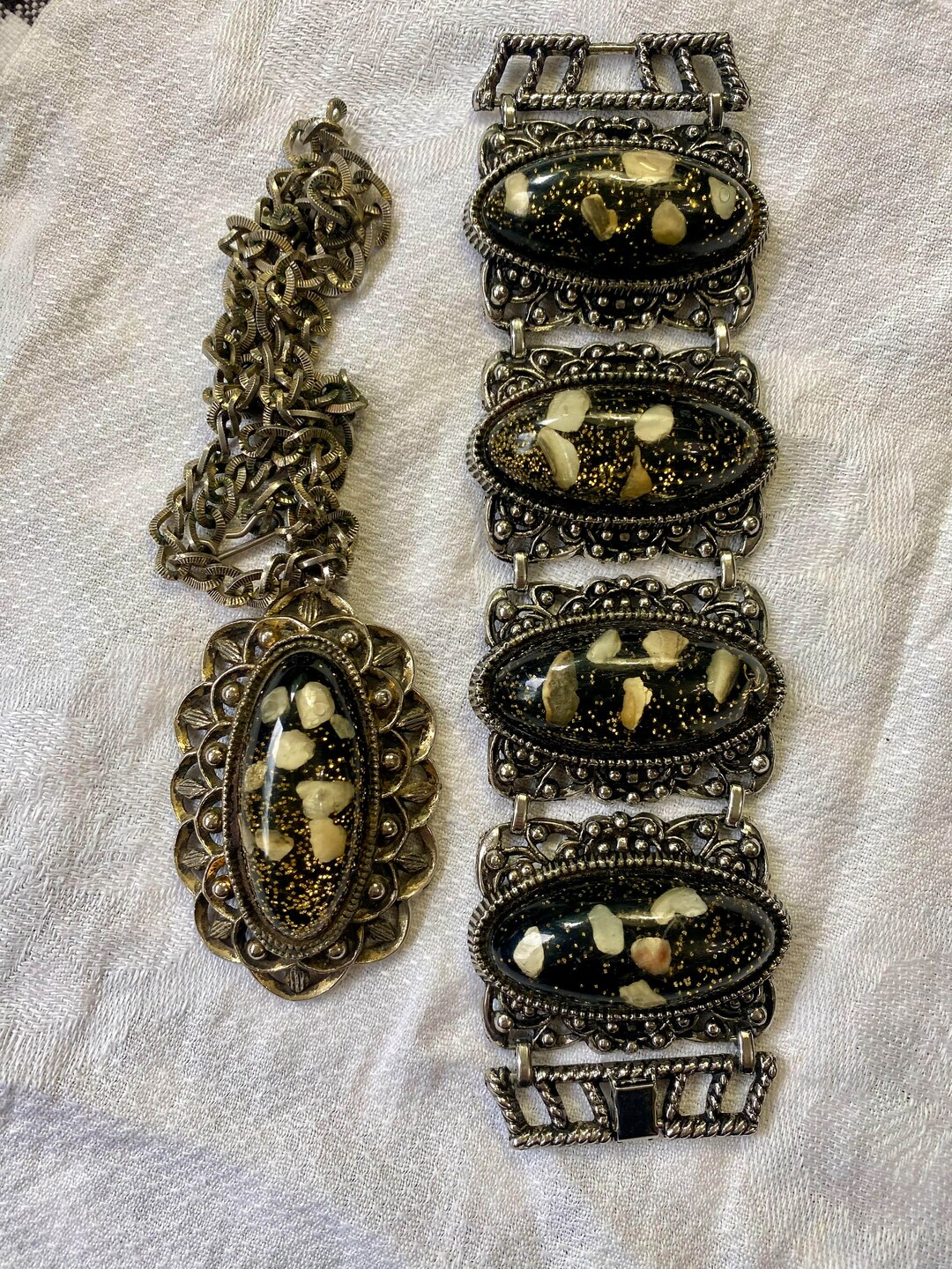 Vintage Seiro Selini Bracelet and Necklace Set, Confetti Shell Lucite ...