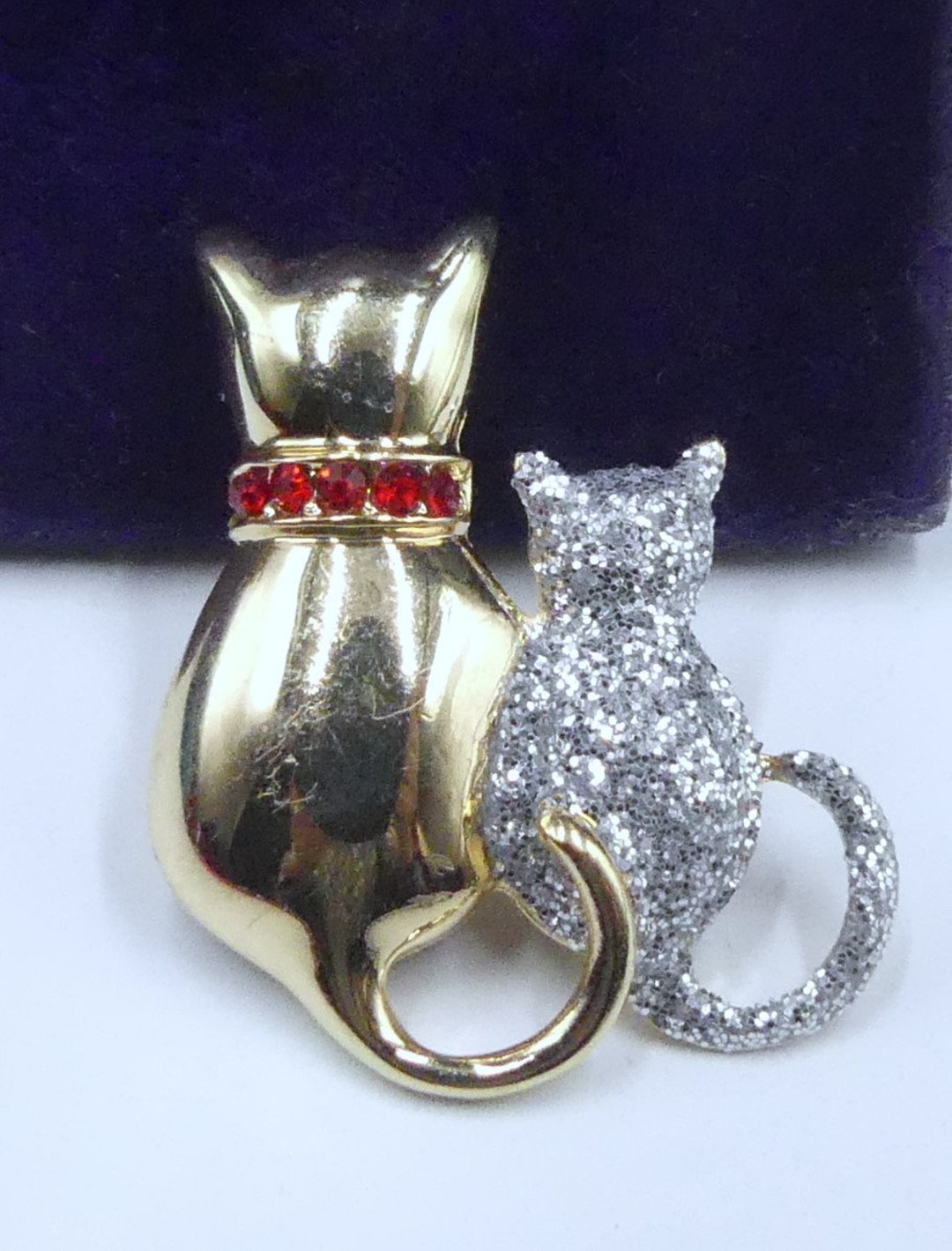 Vintage Gold Tone & Silver Sparkle Red Rhinestone Cats Pin Brooch 9 - Etsy