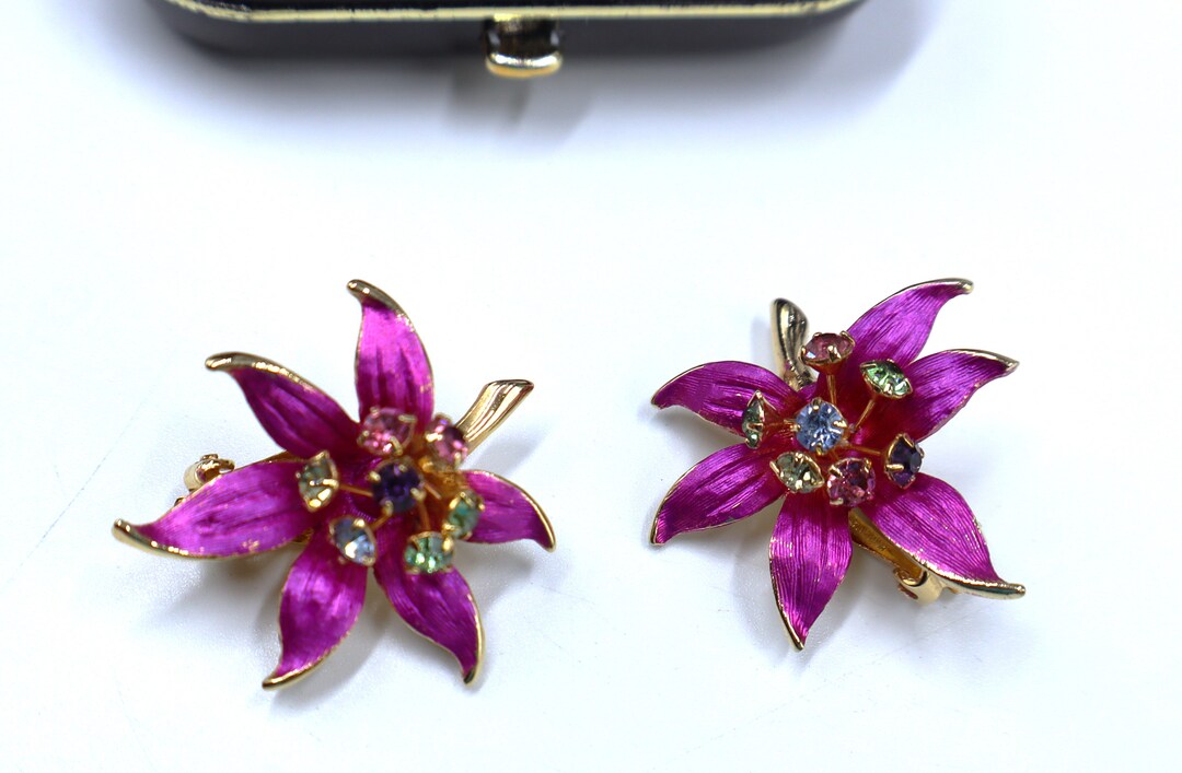 Vintage Gold Tone & Hot Pink Multi Color Rhinestone Flower Clip on ...