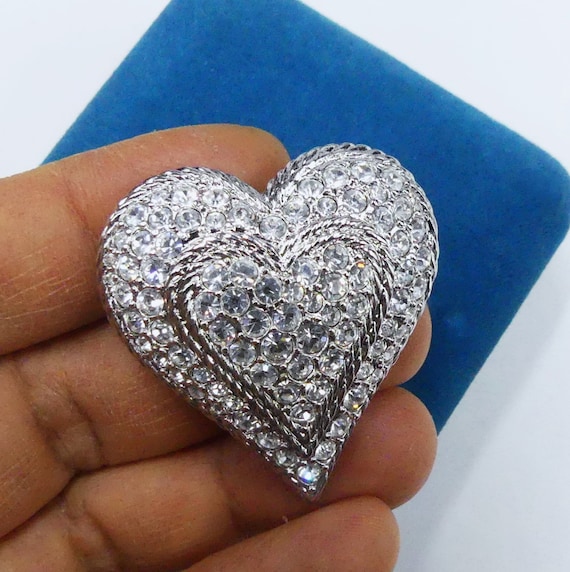 E pearl brooch store