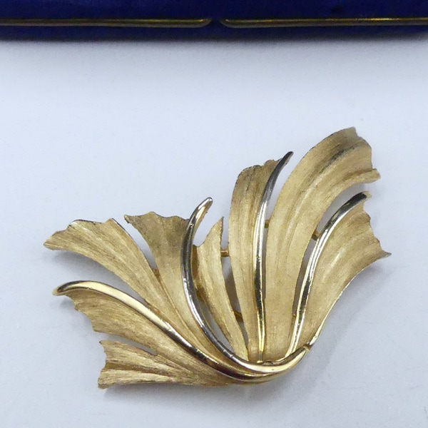 Trifari Pin Brooch - Etsy