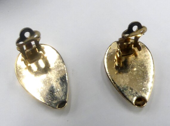 Vintage marked Winard 12k gold filled pear shape clip… - Gem