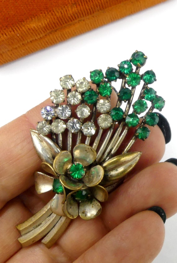 vintage 1930s brooch signed - Gem