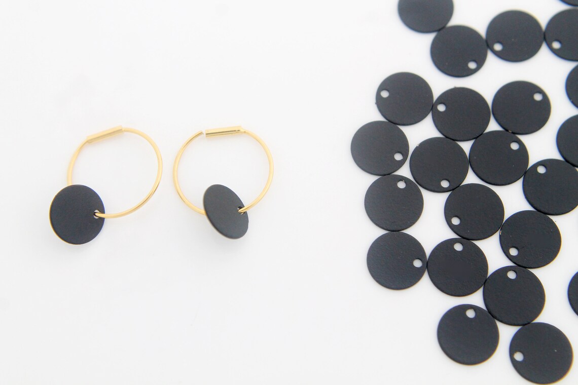 8mm Black Coin Disc M14-G1 10pcs 8mm 0.5mm thick 1hole | Etsy