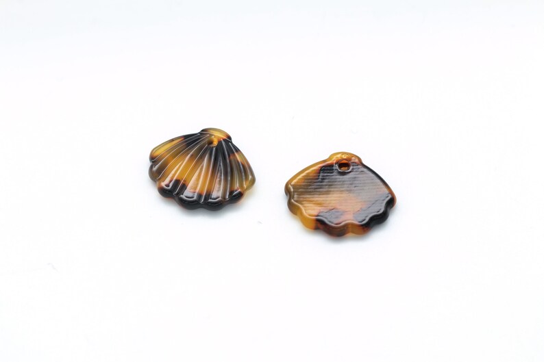 Shell Celluloid Charm V2-G6 2 Pcs 20x17mm 3mm Thick 1.8mm - Etsy
