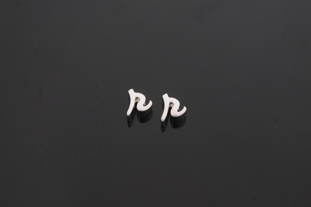 Alphabet R, AR-R10, 2 Pcs, 5x4x3mm, Hole Size 1.7x1.7mmm, Cursive ...