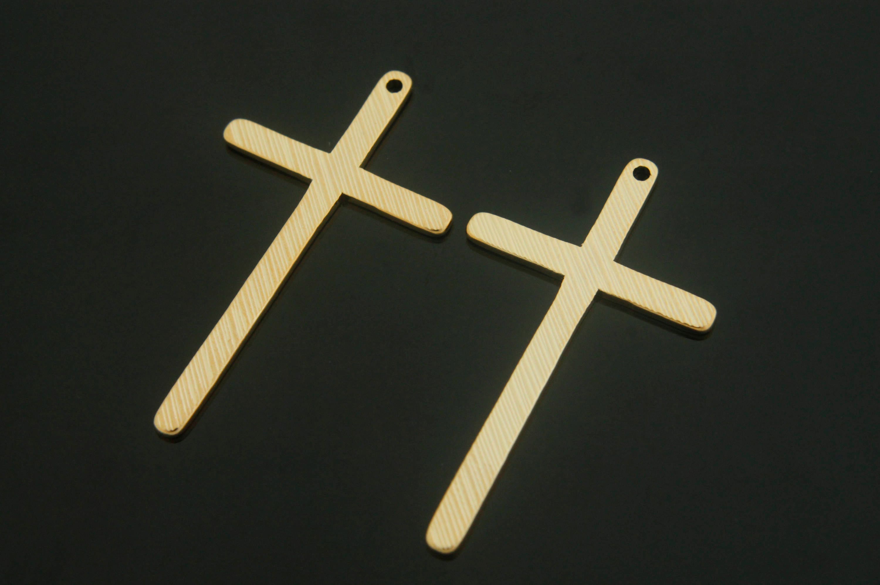 Cross Pendant with Scratch Effect Y4-G4 Nickel free 2 pcs | Etsy