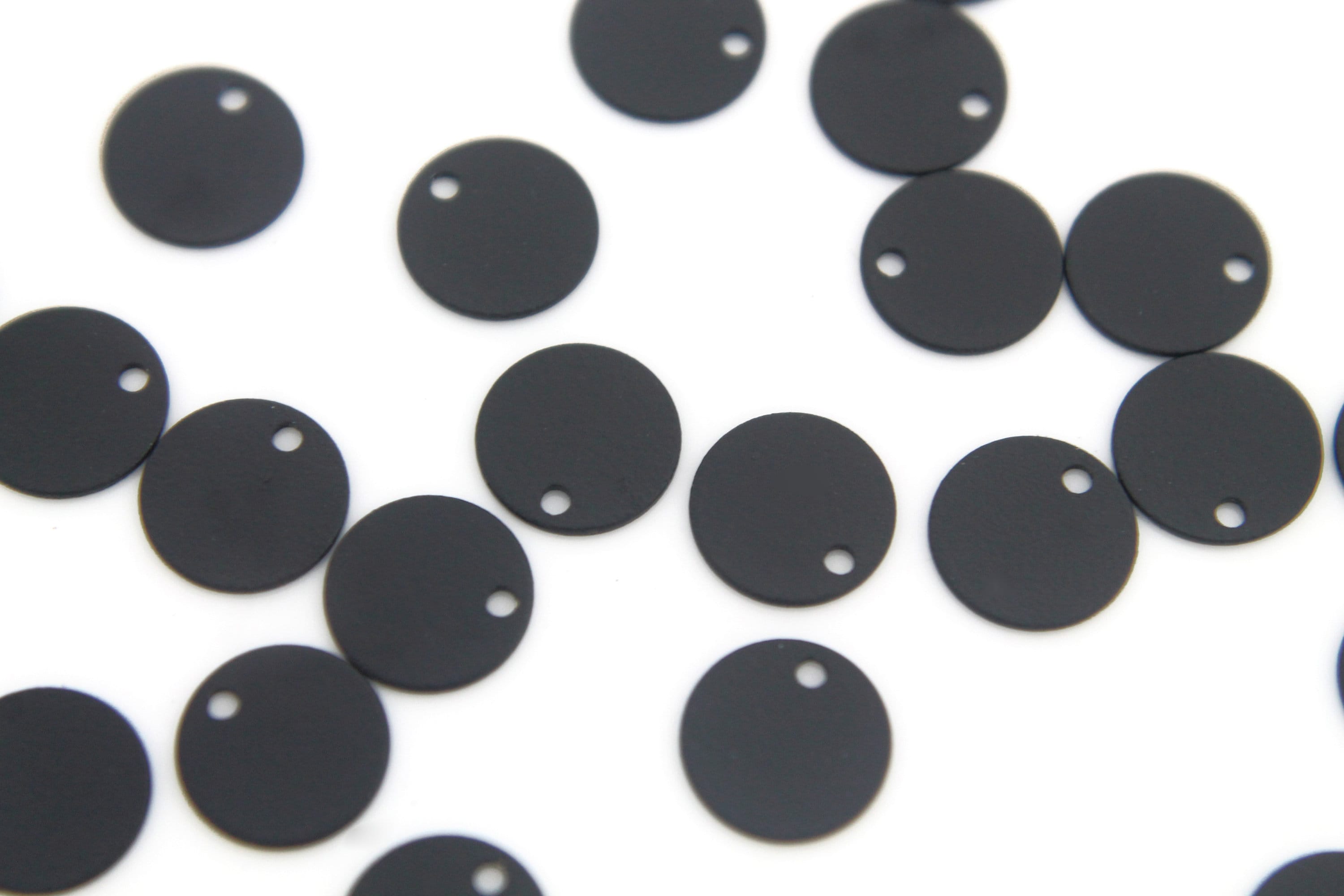 8mm Black Coin Disc M14-G1 10pcs 8mm 0.5mm thick 1hole | Etsy