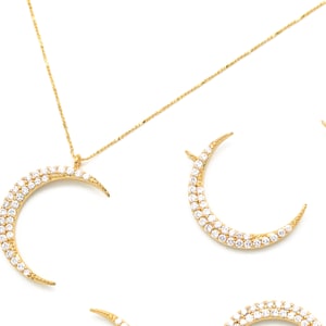 Crescent Moon Cubic Pendant, Nickel Free, N29-P5, 24x18mm, 16K Gold ...