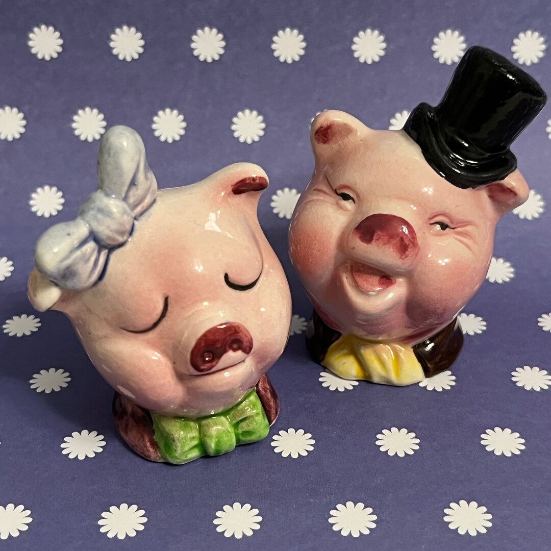 Bride Groom Pig Anthropomorphic Salt and Pepper Shakers Ceramic Cake ...