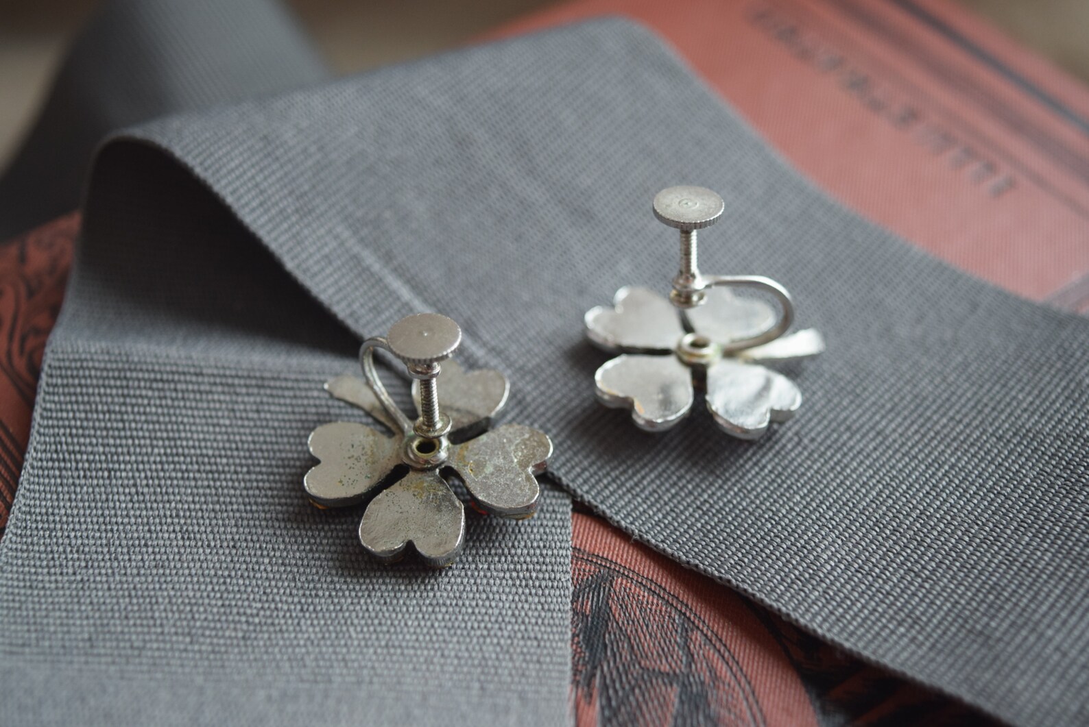 Vintage Shamrock Red Gem Earrings 4 Leaf Clover Screwback or | Etsy