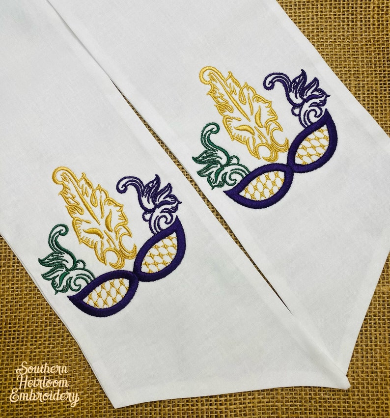 Mardi Gras Wreath Sash, Mardi Gras Mask Wreath Sash, Sash, Embroidered ...