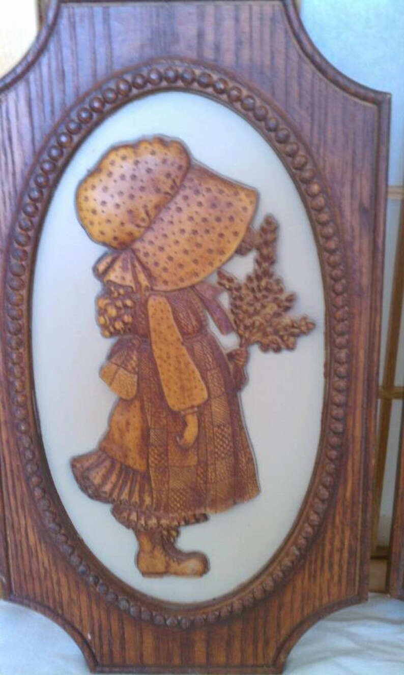 Hollie and Robbie Hobbie Wall Plaques 1972 - Etsy