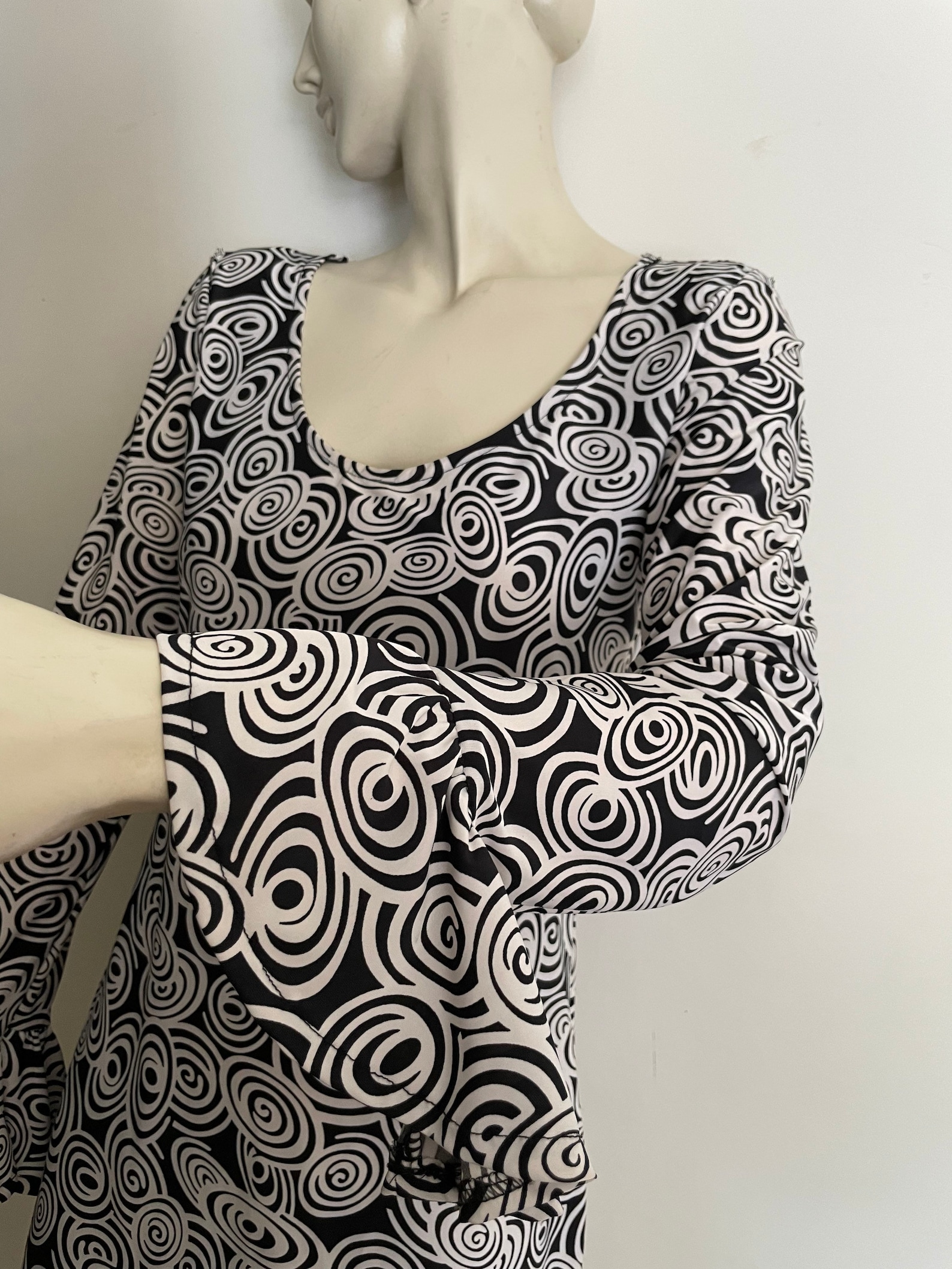 Sweet 70s Sizzler Style Mini Dress Vintage 90s Mod in Black and White ...