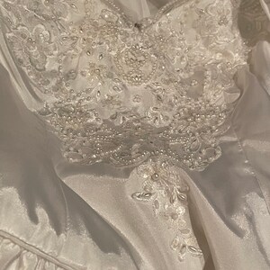 Elegant 80s Princess Form Fitting Satin Finish Taffeta Wedding ...