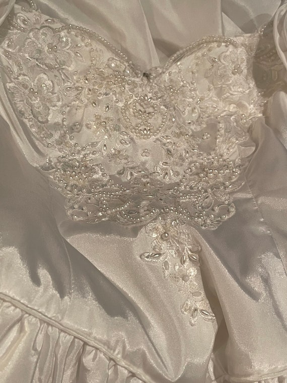 Elegant 80s Princess Form Fitting Satin finish Taffet… - Gem