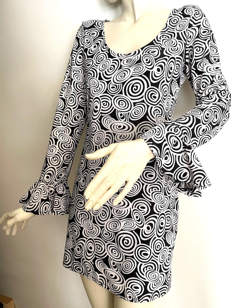 Sweet 70s Sizzler Style Mini Dress Vintage 90s Mod in Black and White ...