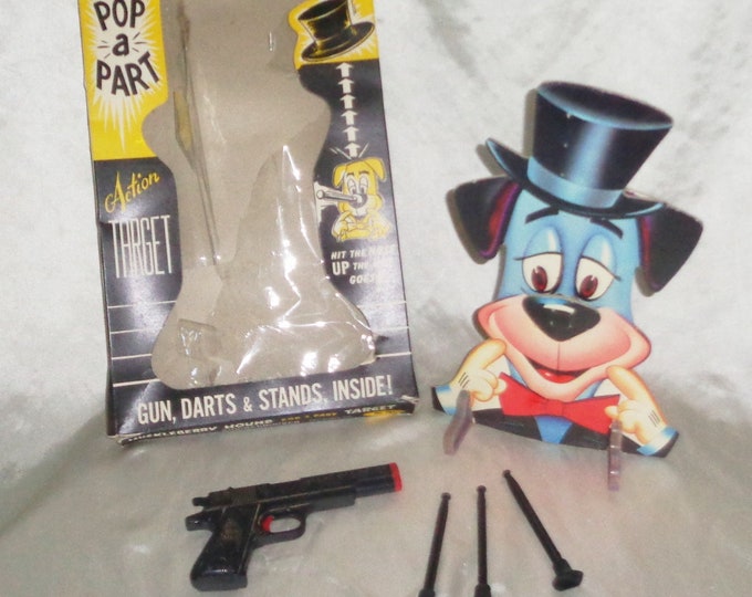 1959 Hanna Barbera Huckleberry Hound Pop-a-part Action Target Dart Gun ...