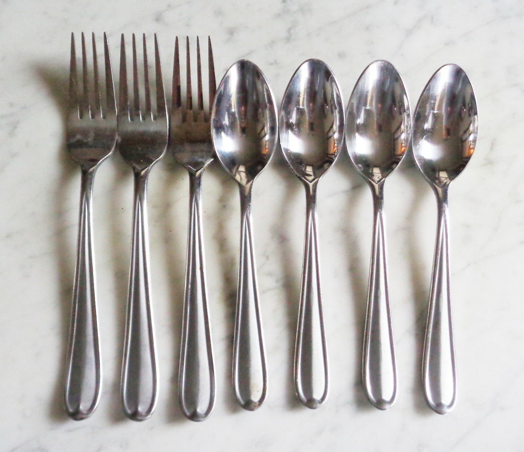 Oneida DYLAN Stainless Glossy Frosted Handle Dinner Forks & Table Soup ...