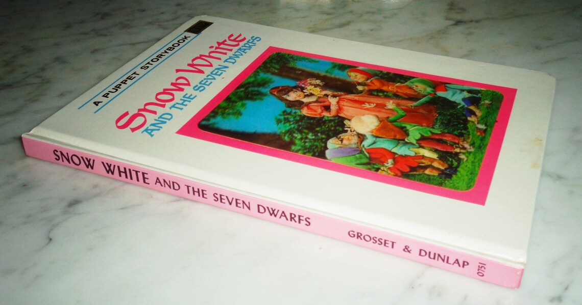 3-D Card Cover Puppet Story Book snow White and the | Etsy