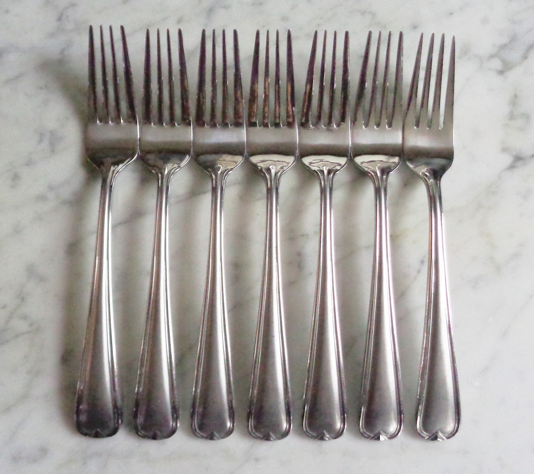 Hampton Silversmiths Stainless China 235 Frosted Triangle Tip 8 Inch ...