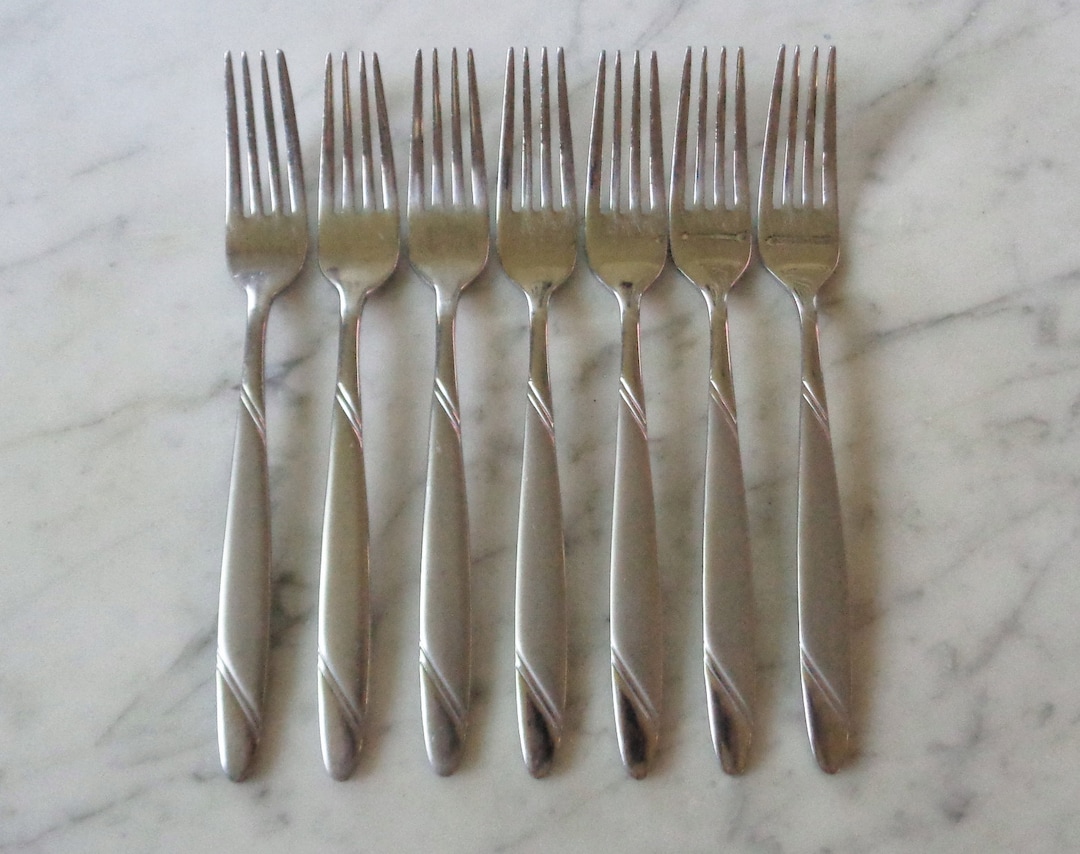 Oneida 18/10 Risotto Stainless Steel 6 3/4 Inch Set of 7 Salad Dessert ...