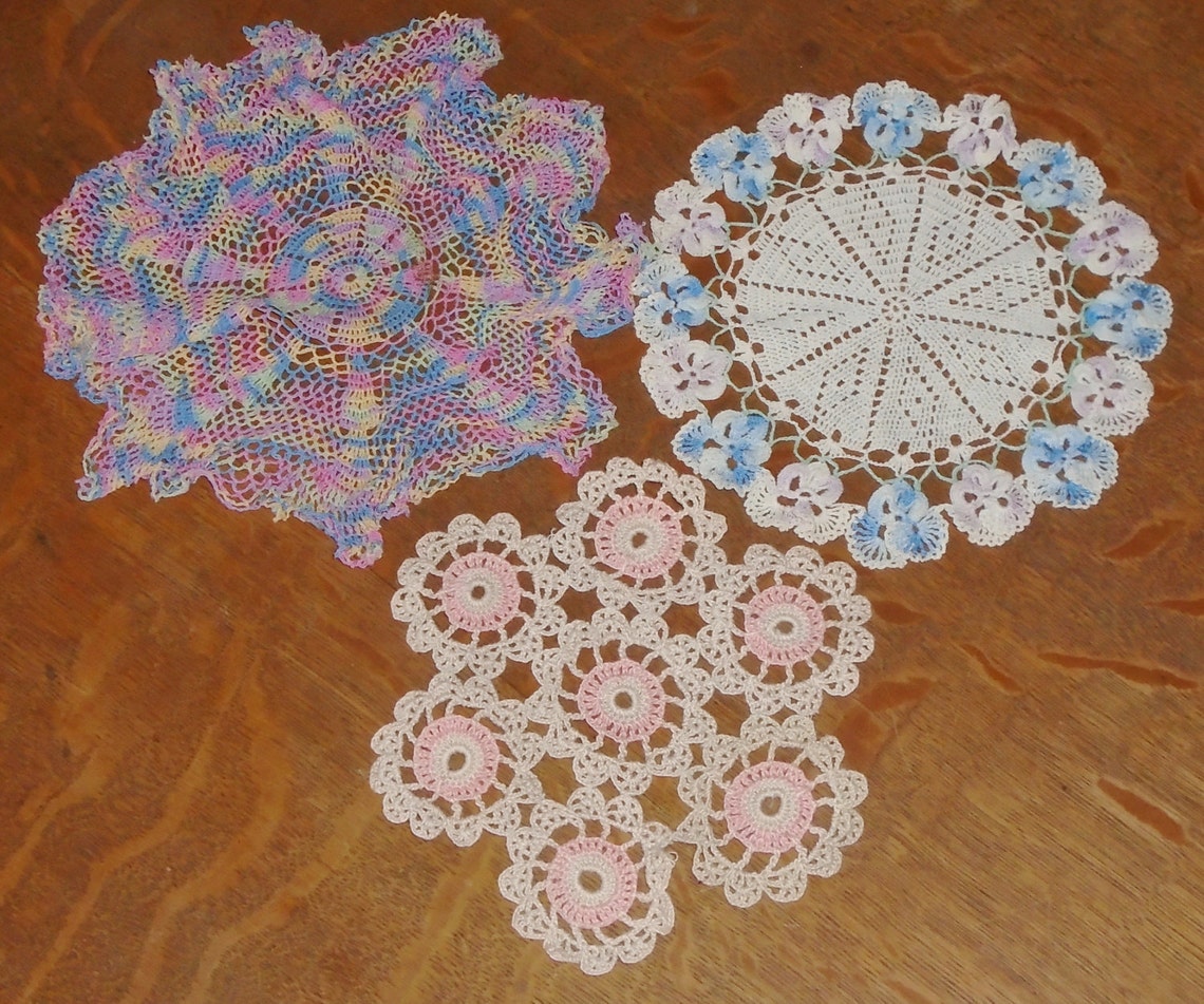 Set of 5 Vintage Round Colorful Crocheted Table Doily Doilies - Etsy