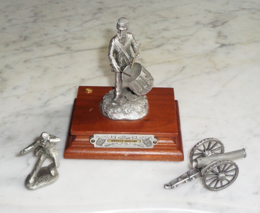 Johnny Shiloh Pewter Figure on Wood Base Chilmark 1987 Numbered 2434/ ...