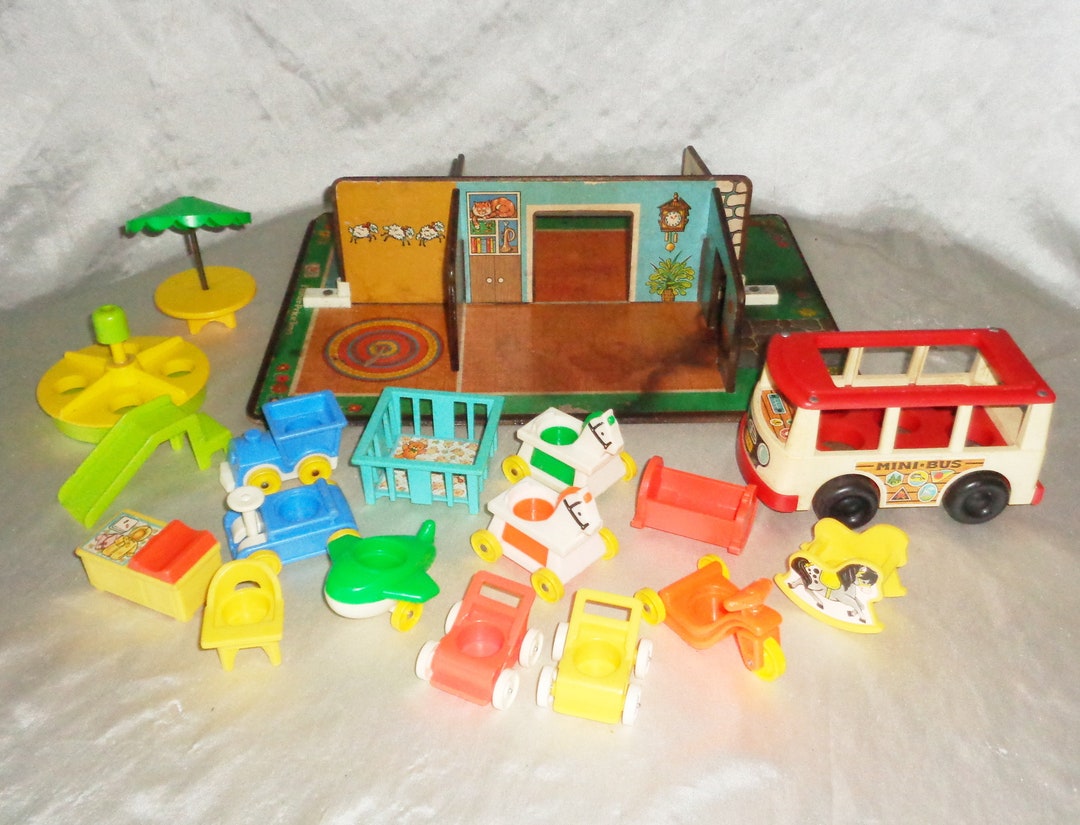 1971 Fisher Price Little People 909 Play Rooms Day Care & 17 Furniture ...