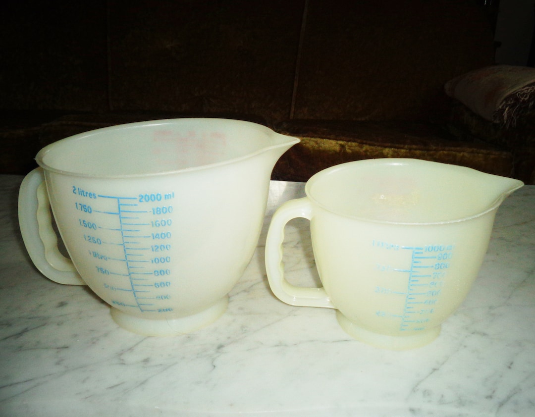 1977 Tupperware Mix N Stor White W Blue & Red Lettering - Etsy