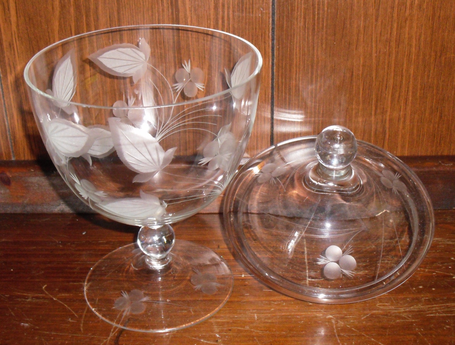 Vintage Etched Leaf Pattern Glass Covered Pedestal Candy Dish - Etsy
