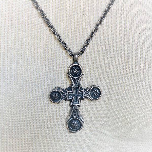 Metropolitan Museum of Art Cross Necklace - Etsy