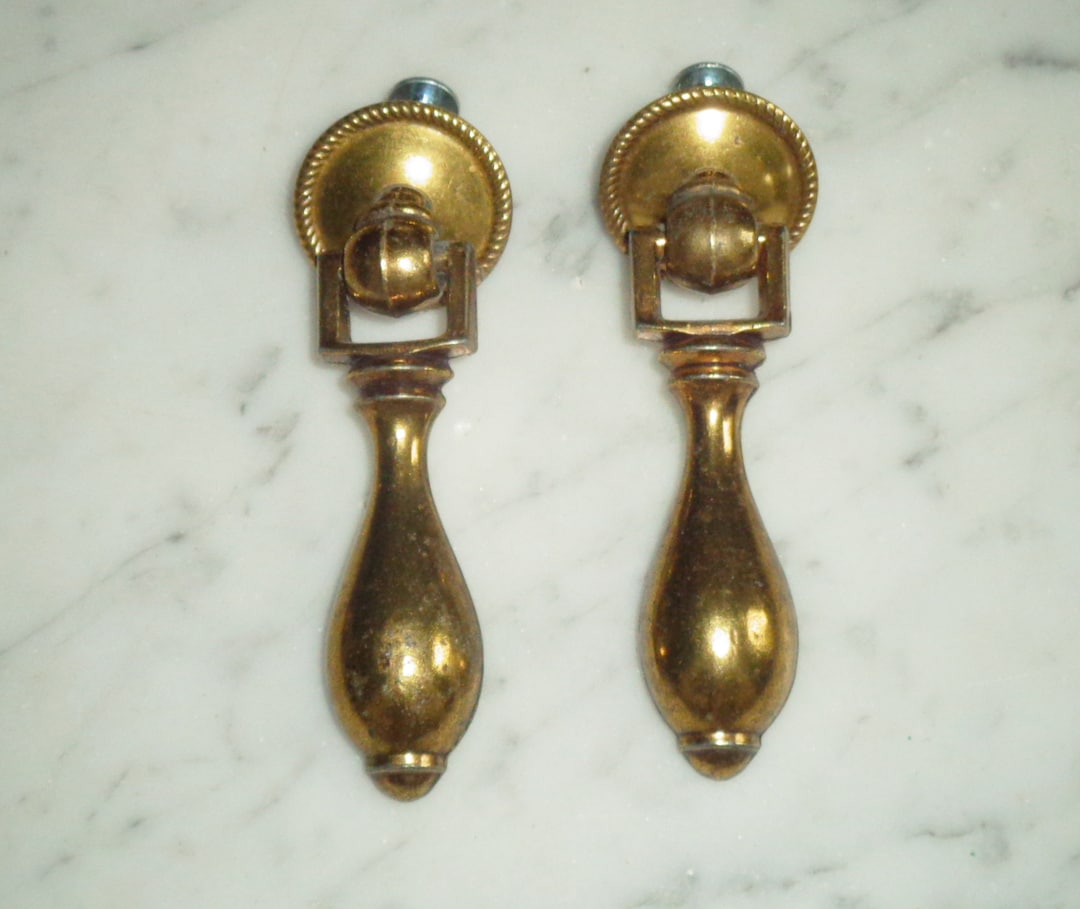 Tear Drop Bail Knocker Drawer Pulls KBC N18430 Vintage 2 3/4 Inch Set ...