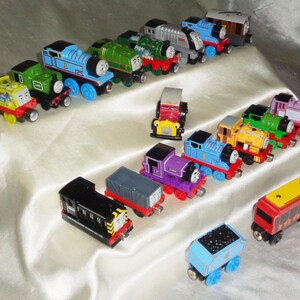 18 Thomas the Tank Engine Magnetic Train Cars Toby Mavis Spencer ...