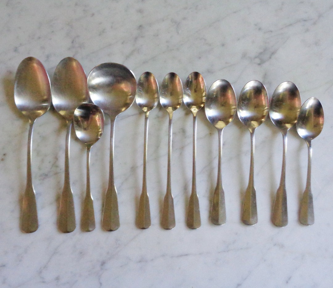 Colonial Artistry Distinction Deluxe Stainless Oneida Serving Spoons ...