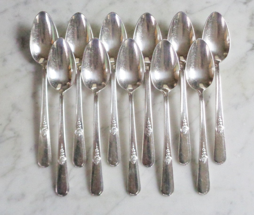 Holmes & Edwards Inlaid IS Silver Plate Youth 6 1/4 Inch Set of 11 ...