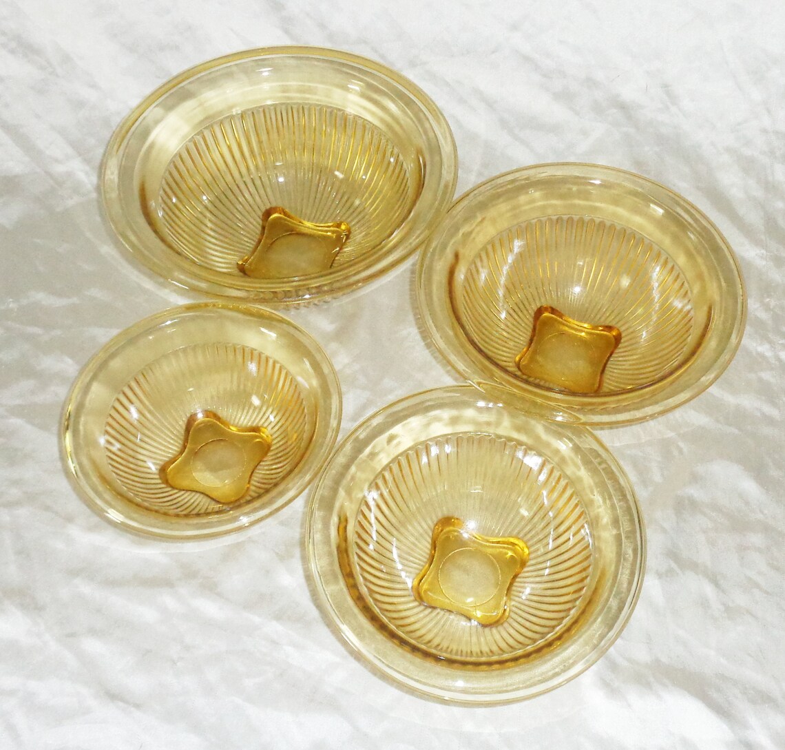 Federal Glass Co Mixing Bowl Set of 4 Graduated Bowls in Amber - Etsy