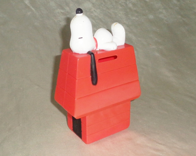 1968 Snoopy Piggy Bank United Feature Syndicate Inc Charlie Brown ...