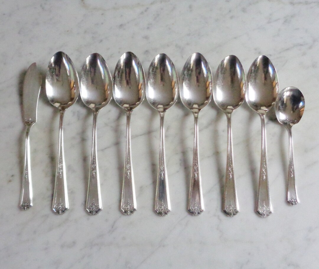 1924 Oneida Community Queen Bess I Silver Plate Serving Spoons, Master ...