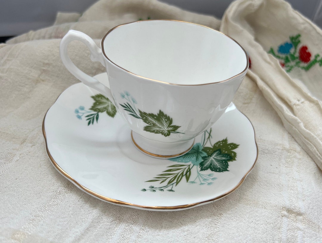Elizabethan Fine Bone China Tea Cup Set Mid Century, Like New, Green ...