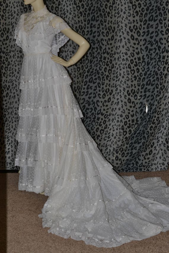 1970's Wedding Gown Tiered RUFFLE Bridal Dress Lace T… - Gem