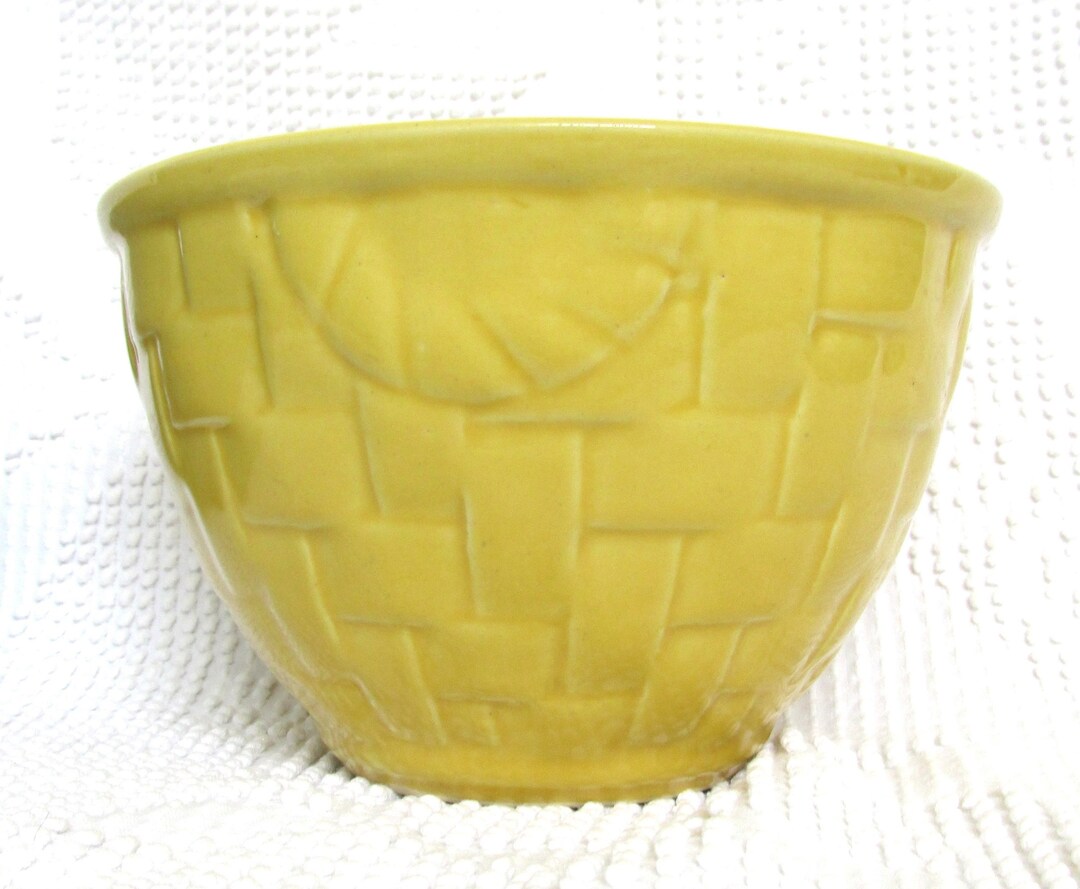 Vintage Shawnee USA Pottery Mixing Bowl With Fruit Basket Weave Pattern ...