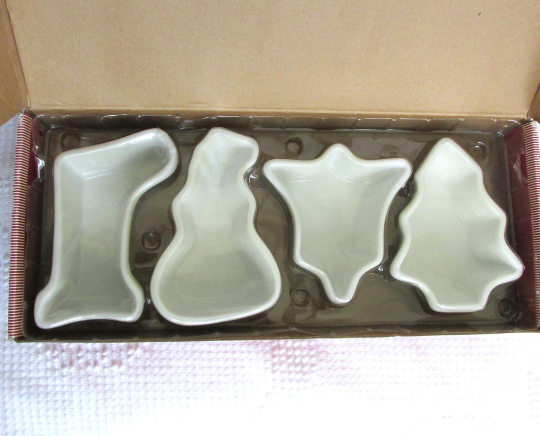 Williams Sonoma Holiday Ramekin Set of 4 Ceramic Stocking Snowman Bell ...