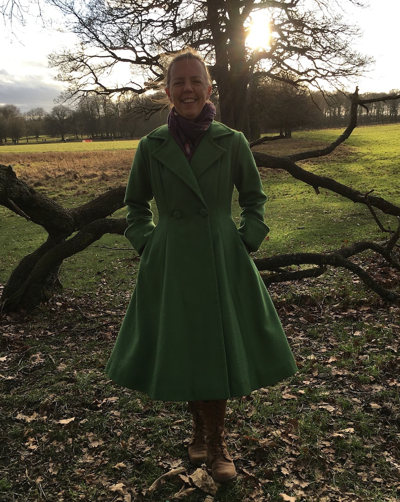 Lincoln Green Tudor Style Woollen 2/2 Twill Cloth Fabric | Etsy