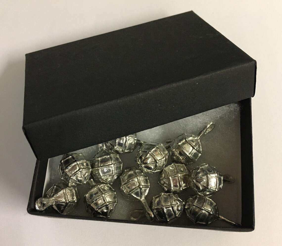 Set of 12 Replica Tudor Pewter Thomas Key Buttons for Renaissance or ...