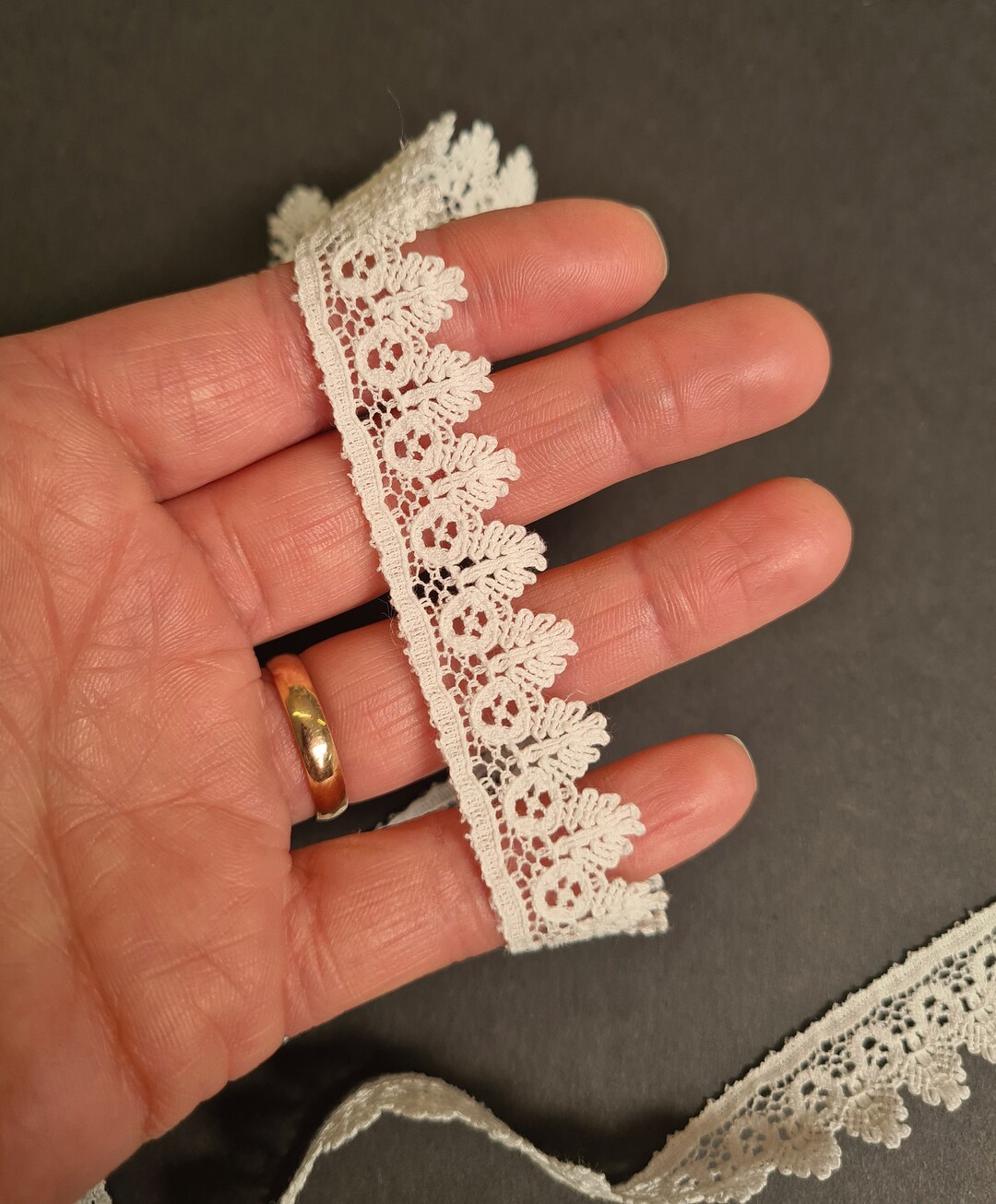 Tudor Style Pierrepont Nottingham Lace for Renaissance or Elizabethan ...