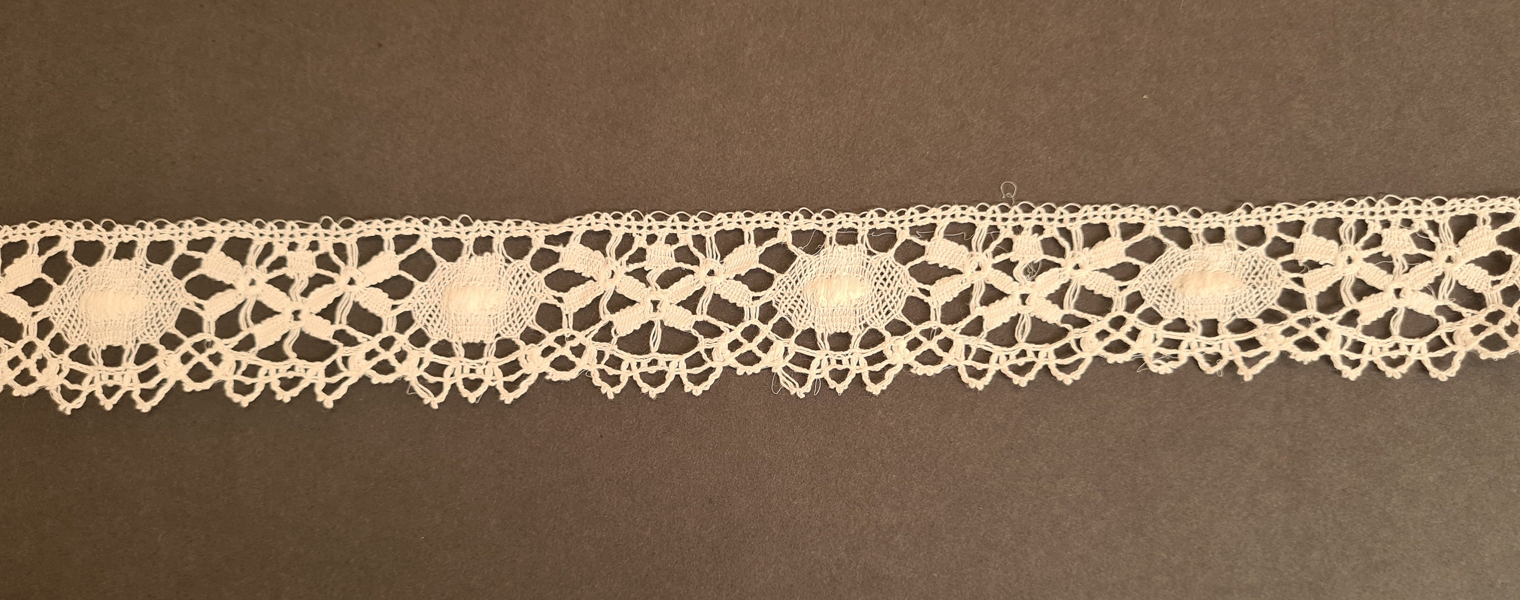 Tudor Style Wollaton Nottingham Lace for Renaissance or Elizabethan ...