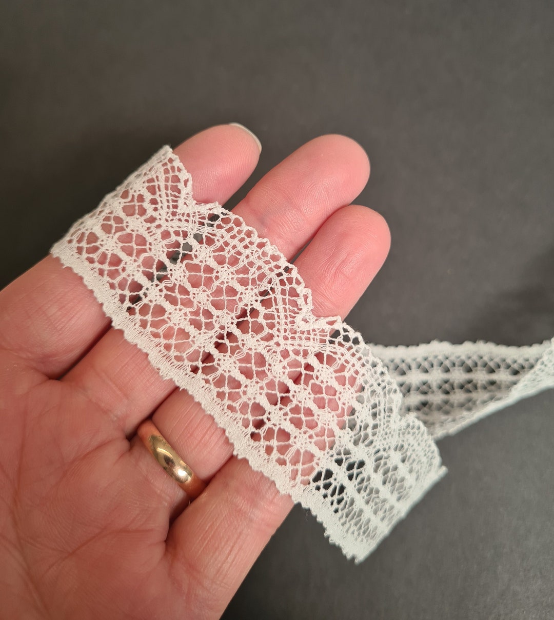 Tudor Style Newstead Nottingham Lace for Renaissance or Elizabethan ...