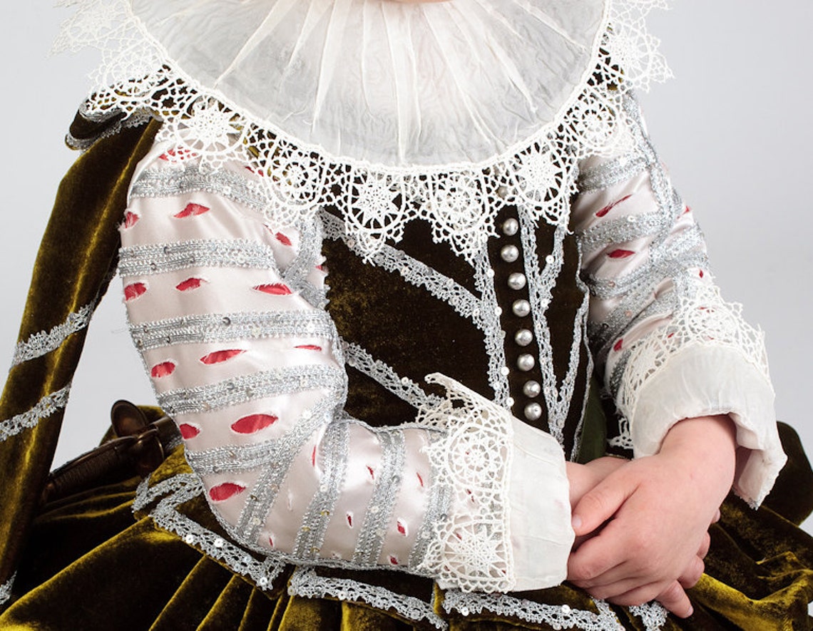Tudor Style Schole-house Lace for Renaissance or Elizabethan ...
