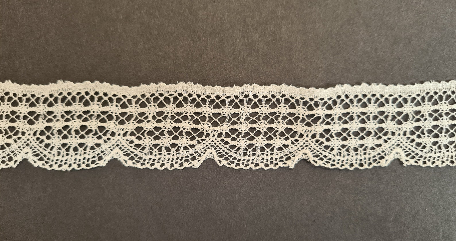 Tudor Style Newstead Nottingham Lace for Renaissance or Elizabethan ...